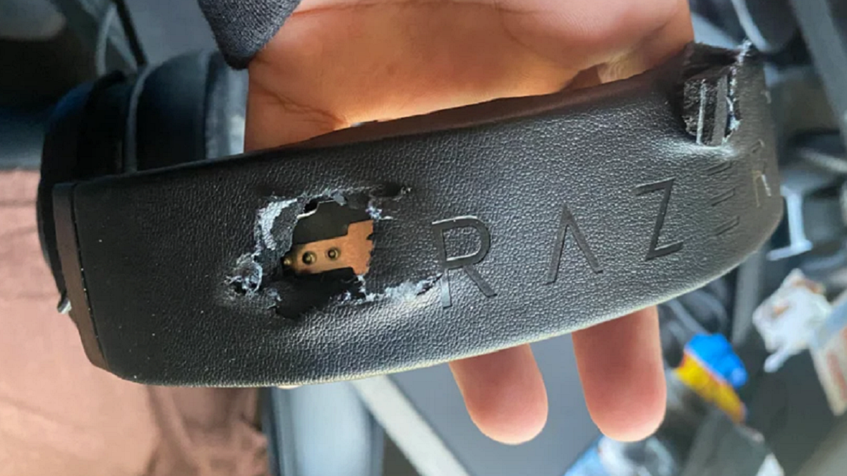 A Razer headset saved a gamer's life! - Millenium