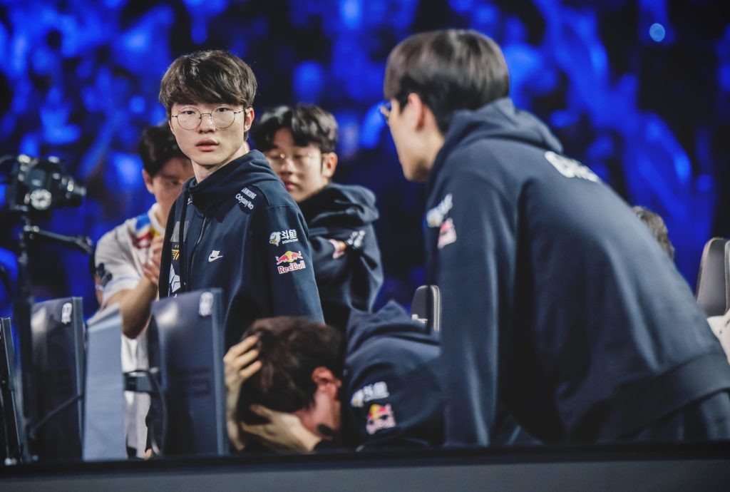 LoL: This photo from the LoL Worlds Final won the Esport Photo 2022 ...