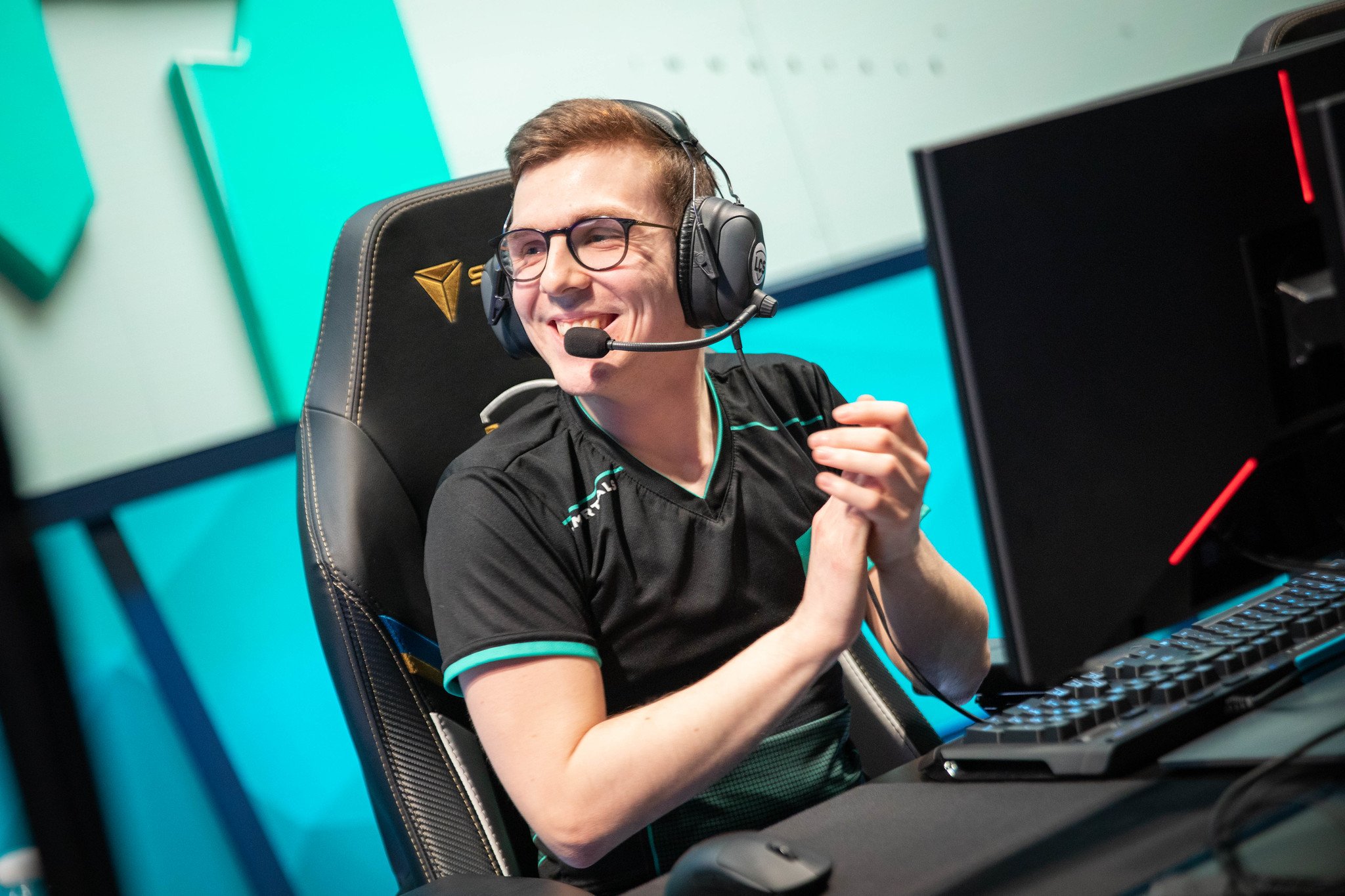 League of Legends: Esports at Home, by Laure 'Bulii "Valée - Millenium